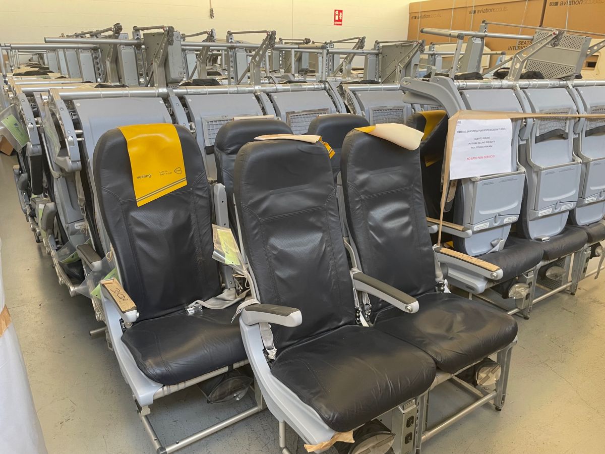 Recaro 3520D955 Economy Class Seats - aviationgate.com